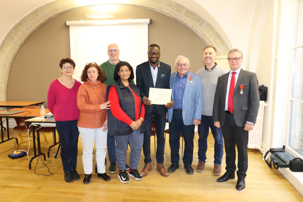 Le Prix « CIVISME et FRATERNITE » du Comité Lyon-Ouest décerné à ...